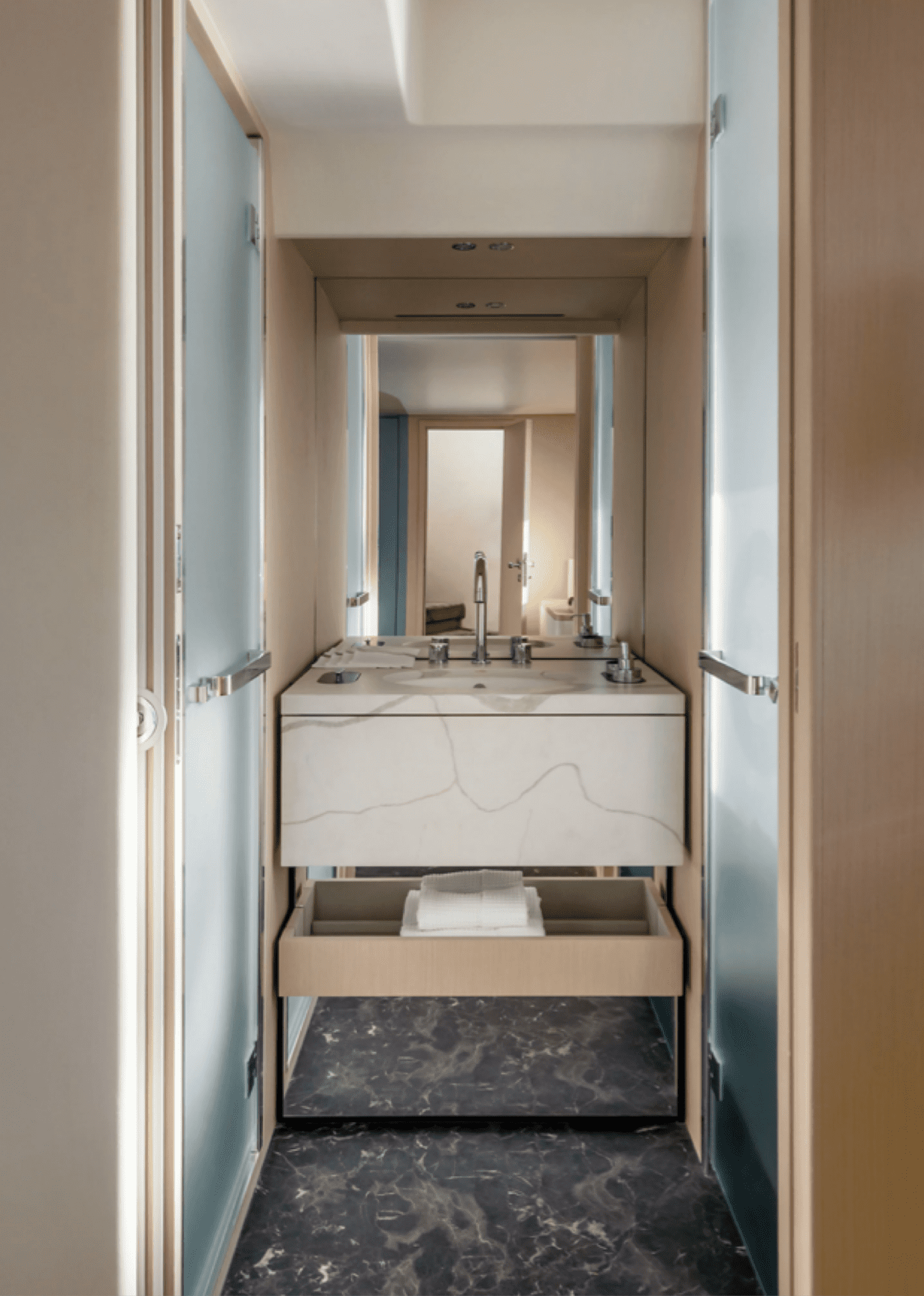 Azimut Fly 68 - flybridge, 68 foot yacht | Azimut Yachts