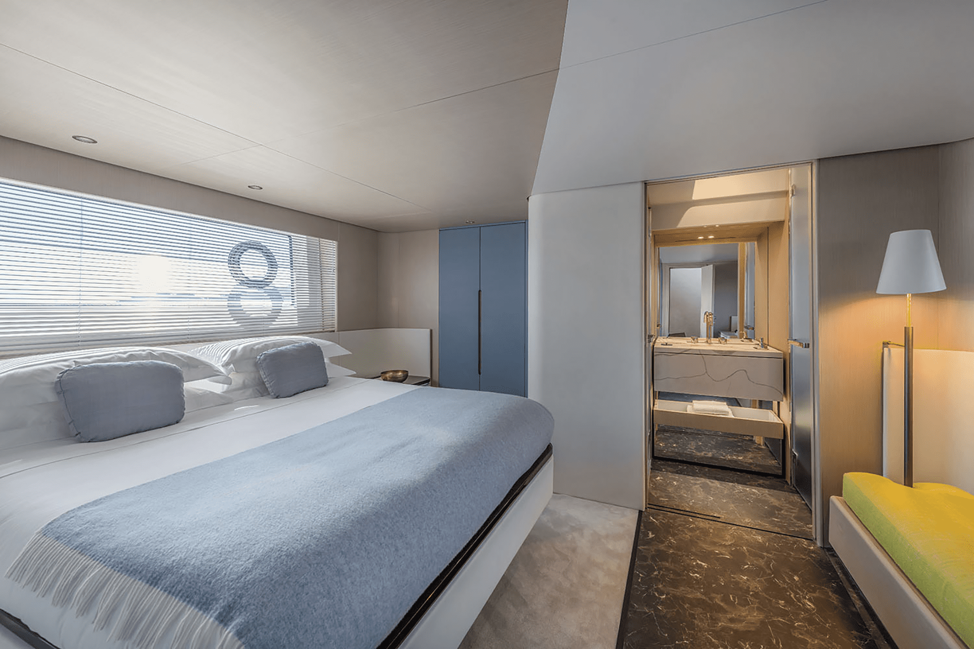 Azimut Fly 68 - flybridge, 68 foot yacht | Azimut Yachts