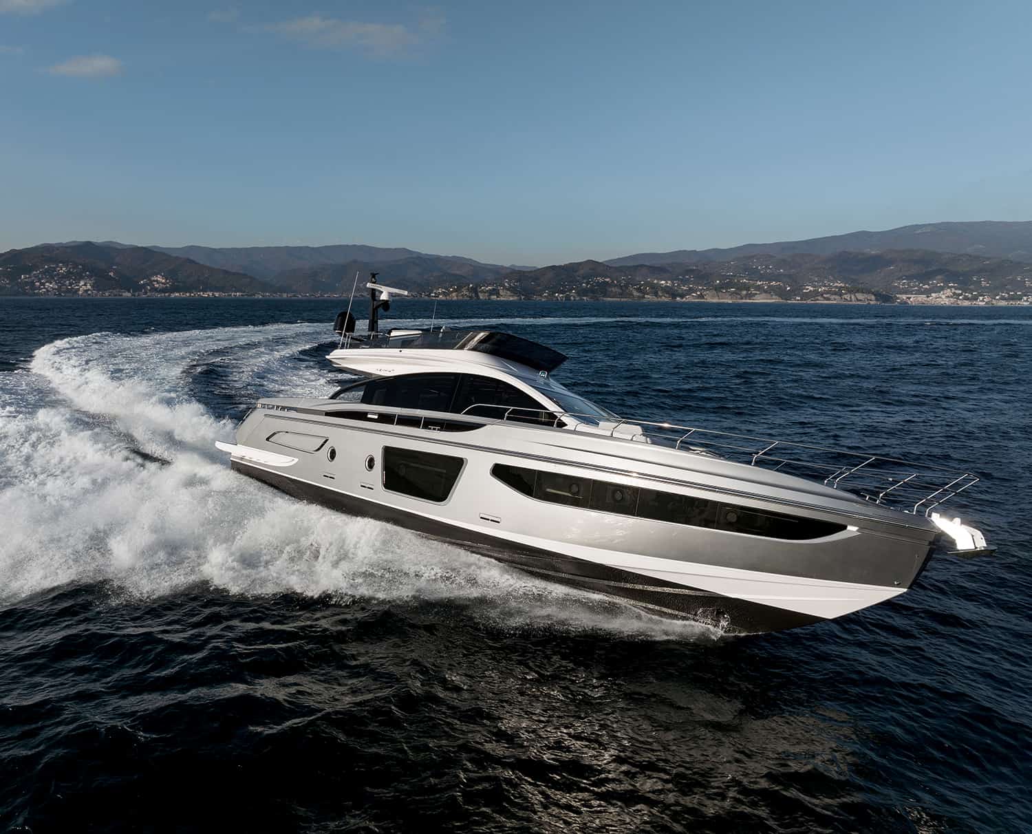 Azimut S7 yacht - 70 foot yacht, sport yacht | Azimut Yachts