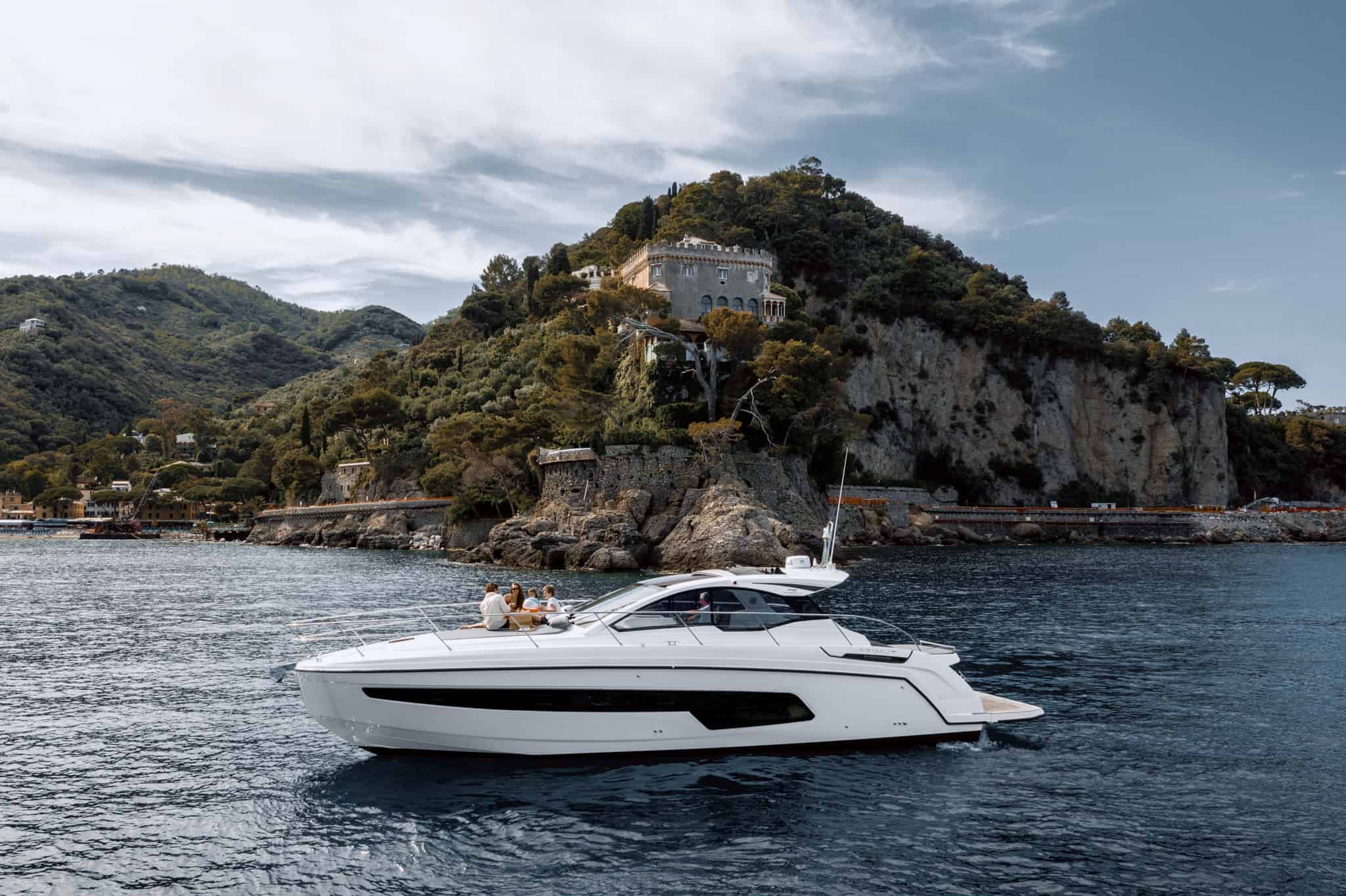 Azimut Atlantis 45 - 45 foot yacht | Azimut Yachts