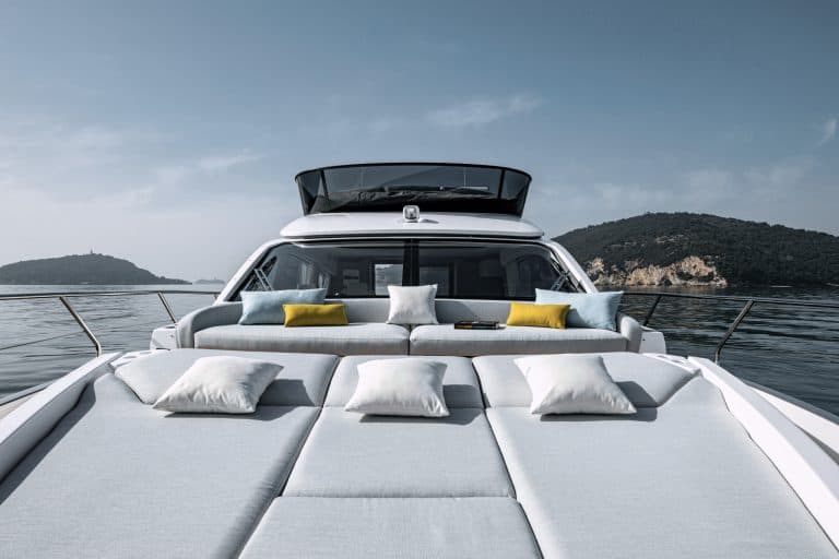 Azimut Fly 53 - flybridge, 53 foot yacht | Azimut Yachts