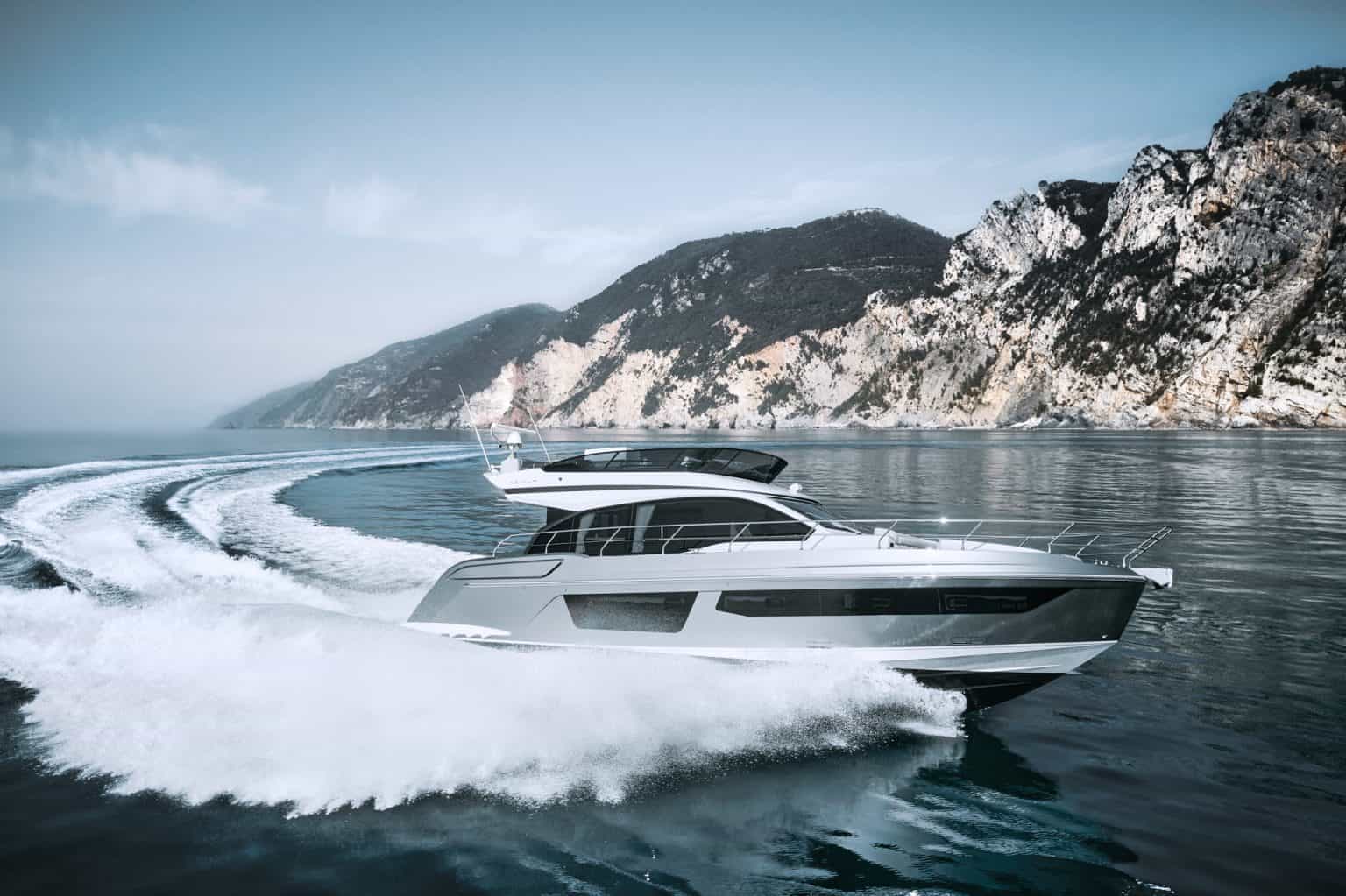 Azimut Fly 53 - flybridge, 53 foot yacht | Azimut Yachts