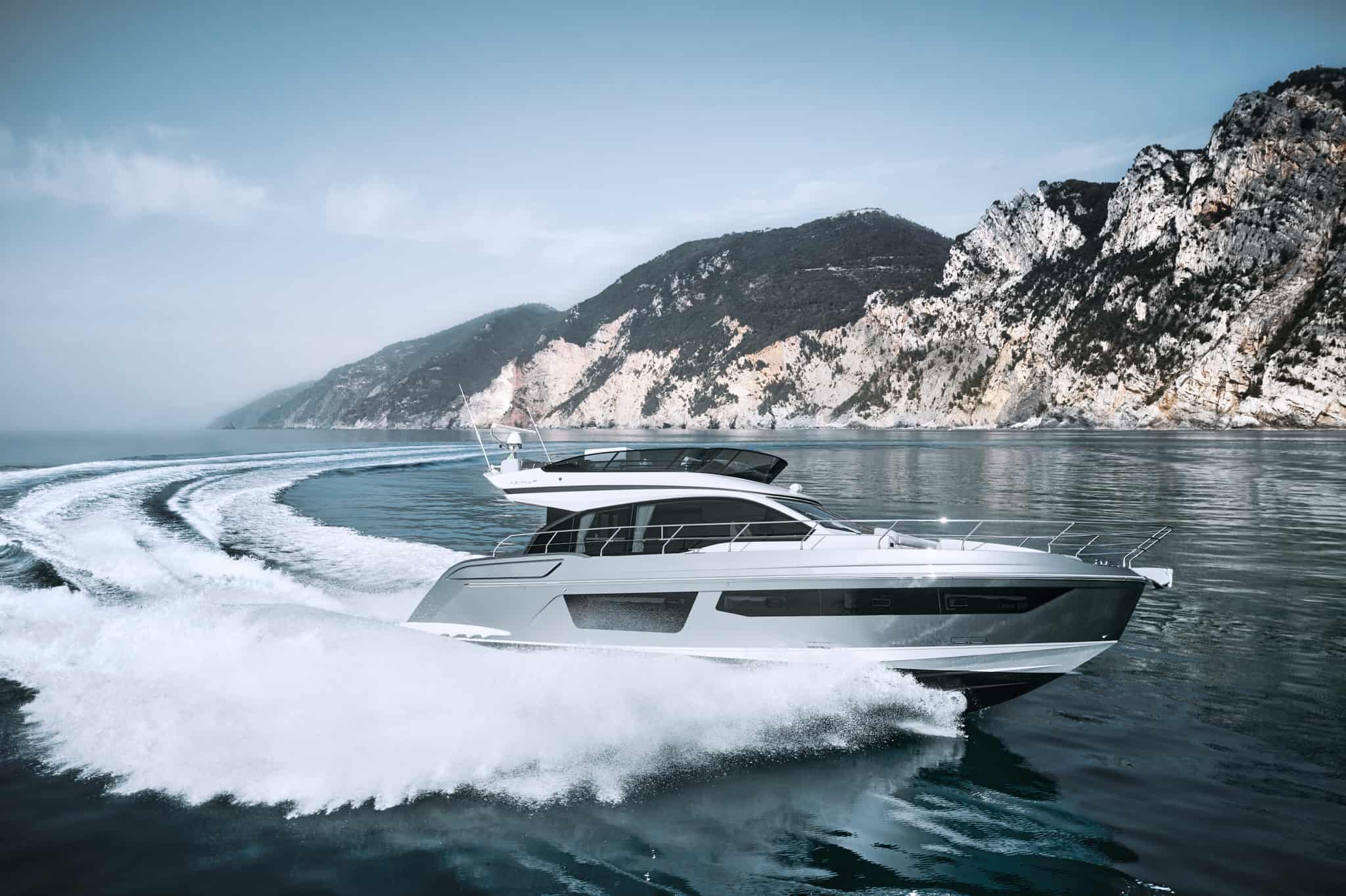 Azimut Fly 53 - flybridge, 53 foot yacht | Azimut Yachts