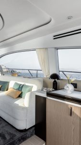 Azimut Fly 53 - flybridge, 53 foot yacht | Azimut Yachts