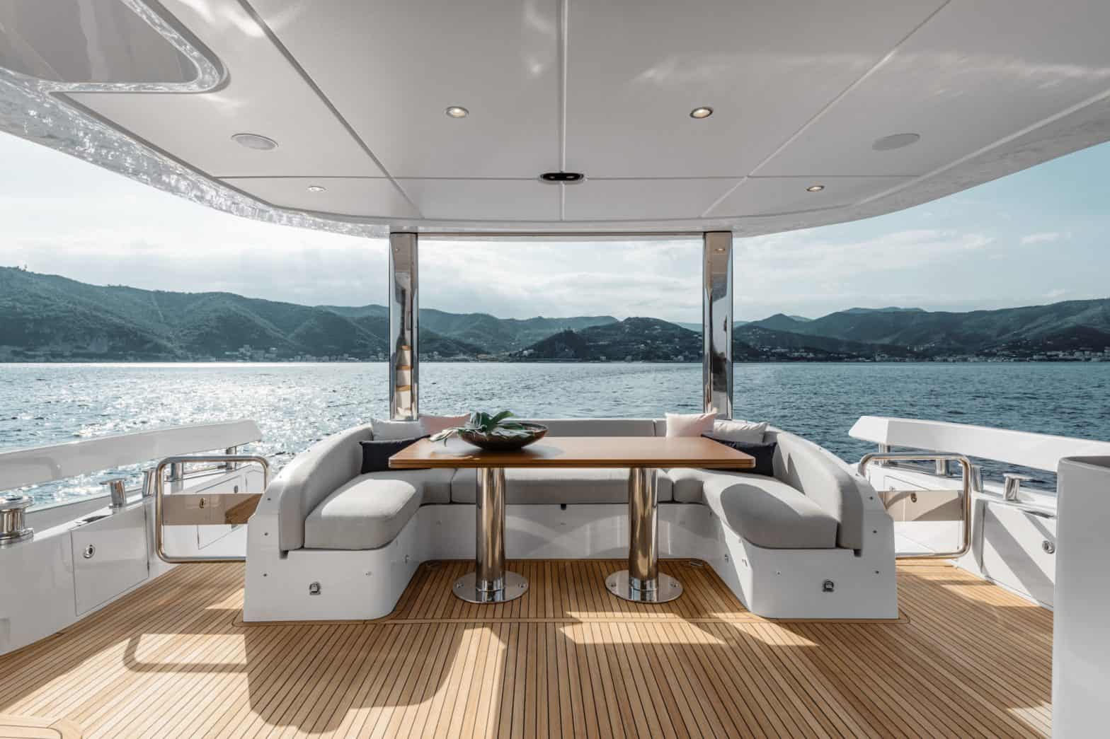 Azimut Fly 78 - flybridge, 78 foot yacht | Azimut Yachts