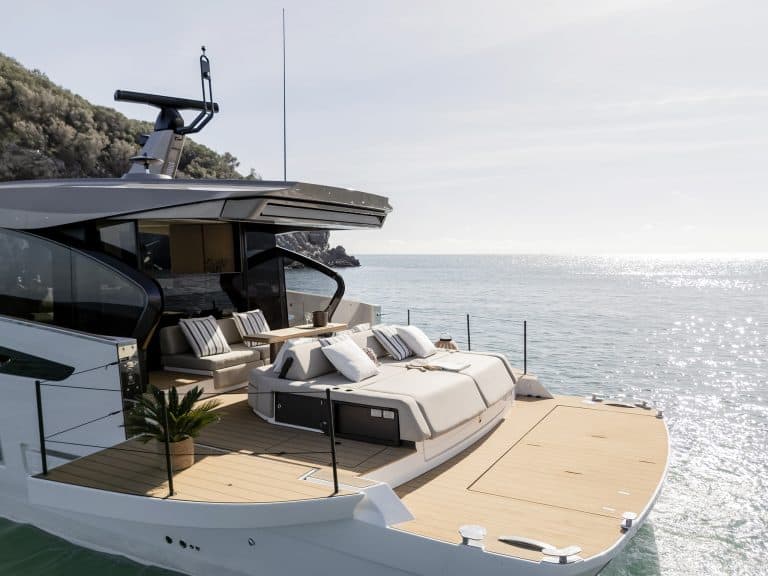 Seadeck 6 | Azimut Yachts