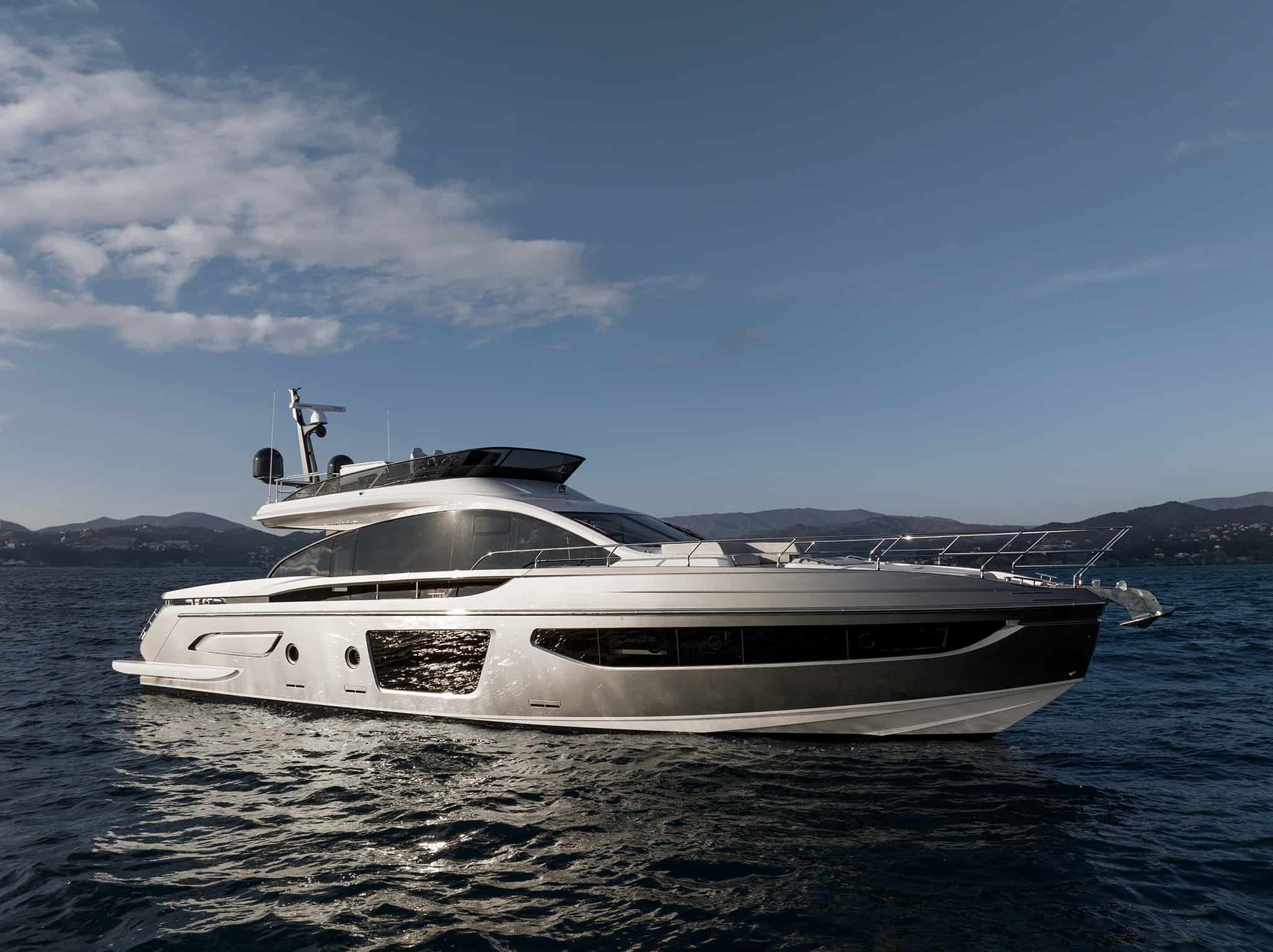 AZIMUT ATTENDS THE DUBAI INTERNATIONAL BOAT SHOW 2024 | Azimut Yachts