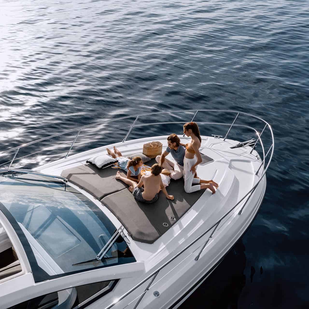 Azimut Fly 60 - flybridge, 60 foot yacht| Azimut Yachts